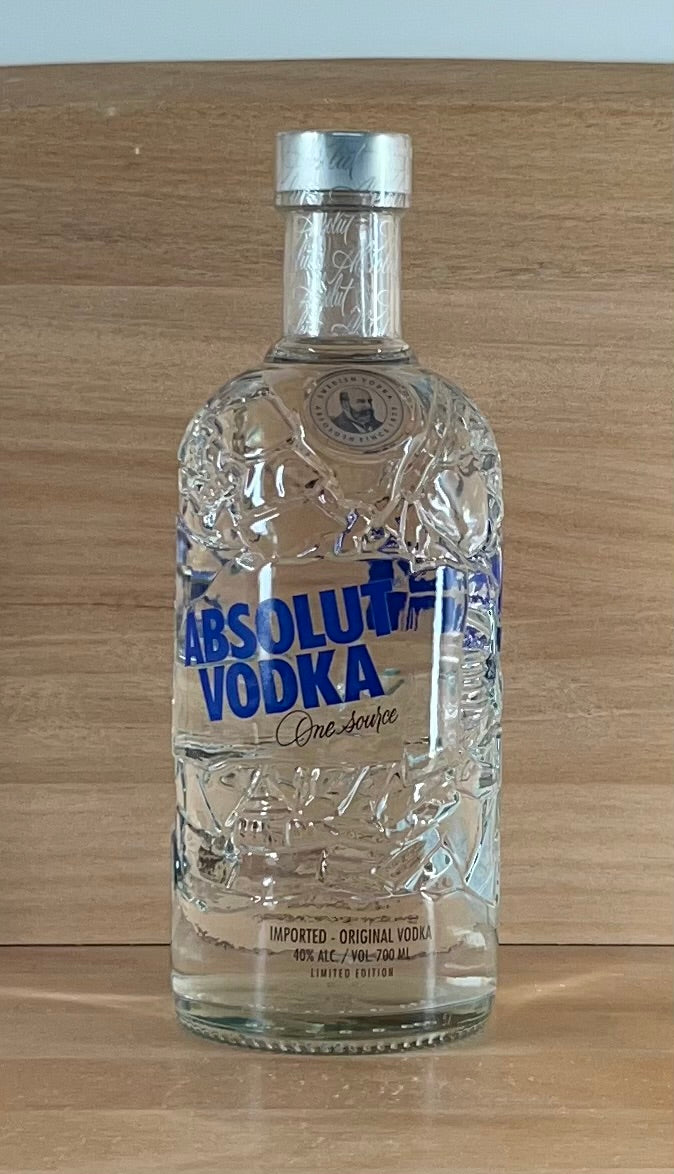 Absolut Comeback Limited Edition Vodka (700 mL, 2019 edition) – Panda ...