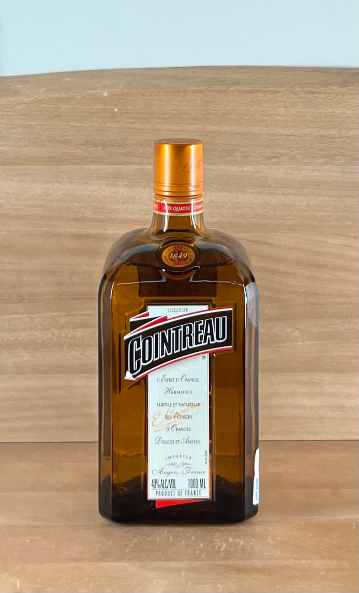 Cointreau Liqueur (1000 mL) – Panda Cellars